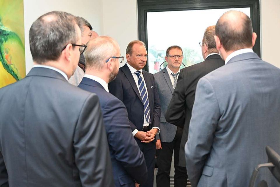 Le ministre des Finances, Gilles Roth, a visité l’administration de l ...