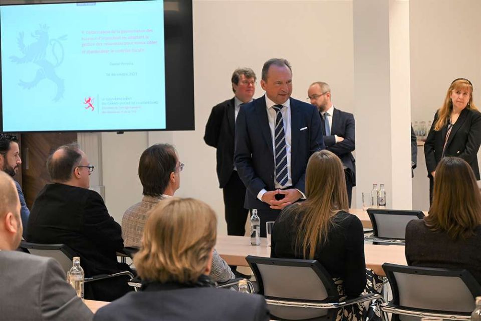 Le ministre des Finances, Gilles Roth, a visité l’administration de l ...